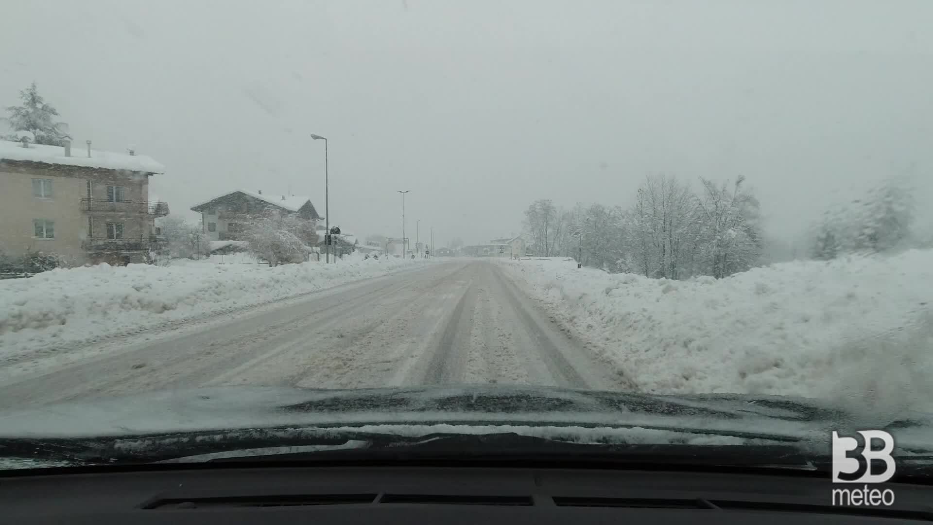 Cronaca meteo Video: Neve lungo la SS42: il camera car « 3B Meteo